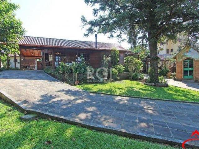 Casa para Venda 205m², 2 dormitórios, sendo 1 suites, 4 vagas Cristal