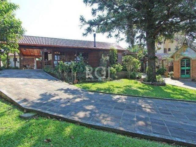 Casa para Venda 205m², 2 dormitórios, sendo 1 suites, 4 vagas Cristal