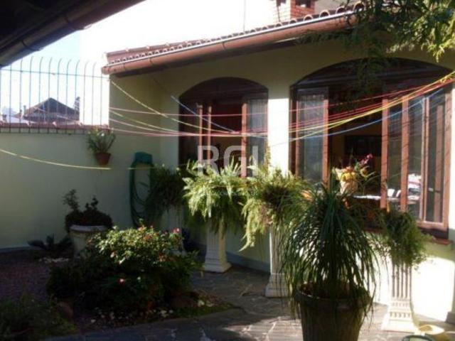 Casa para Venda 200m², 4 dormitórios, sendo 1 suites, 4 vagas Jardim Lindóia