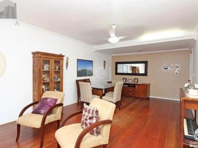 Casa para Venda 202m², 4 dormitórios, sendo 1 suites, 3 vagas Petrópolis
