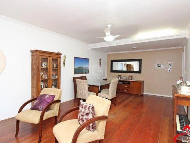 Casa para Venda 202m², 4 dormitórios, sendo 1 suites, 3 vagas Petrópolis