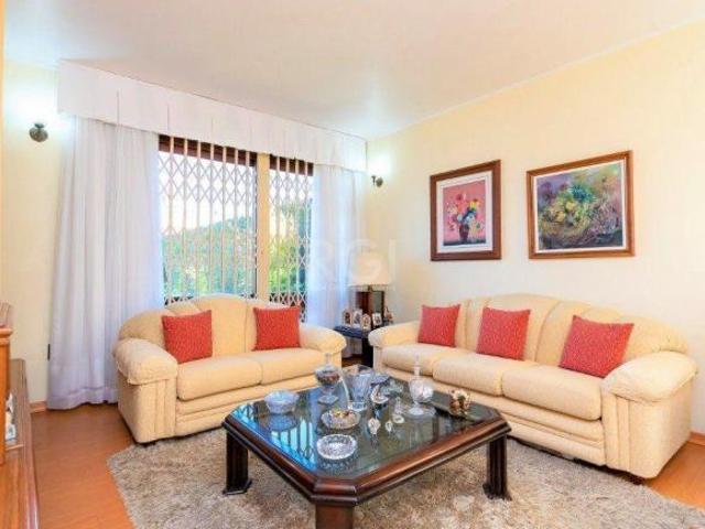 Casa para Venda 228m², 4 dormitórios, sendo 1 suites, 5 vagas Teresópolis