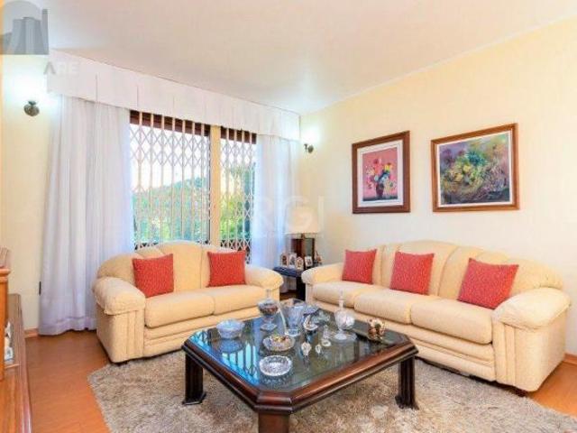 Casa para Venda 228m², 4 dormitórios, sendo 1 suites, 5 vagas Teresópolis
