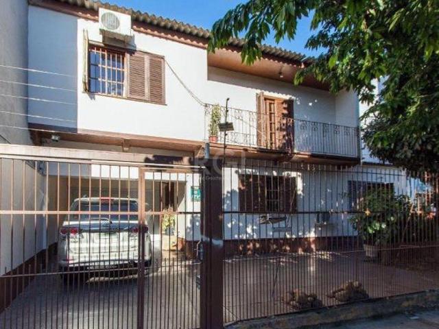 Casa para Venda 229.18m², 4 dormitórios, sendo 4 suites, 5 vagas Cavalhada