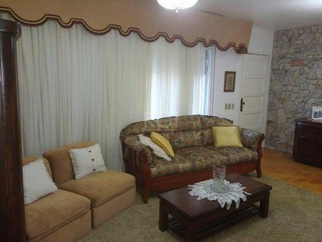 Casa para Venda 220m², 3 dormitórios, sendo 1 suites, 1 vaga Camaquã