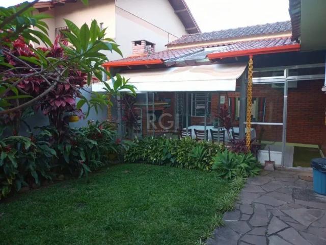 Casa para Venda 220m², 3 dormitórios, sendo 1 suites, 1 vaga Camaquã