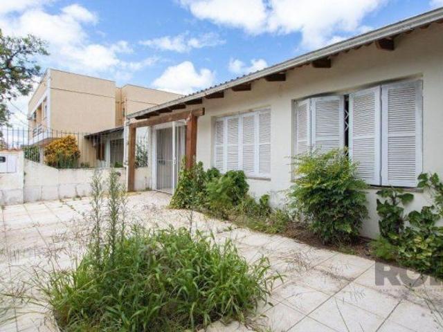 Casa para Venda 239m², 5 dormitórios, sendo 1 suites, 2 vagas Hipica