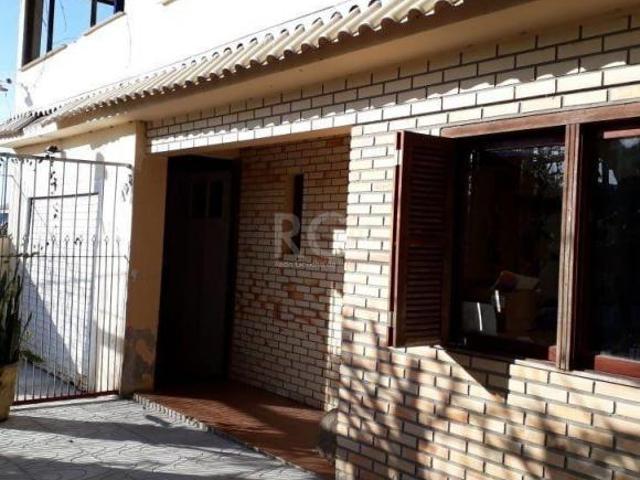 Casa para Venda 230.45m², 4 dormitórios, sendo 1 suites, 3 vagas Ponta Gross