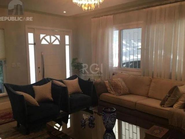 Casa para Venda 230m², 3 dormitórios, sendo 3 suites, 3 vagas Chácara das Pe