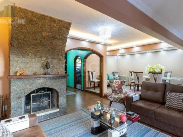 Casa para Venda 232.5m², 3 dormitórios, sendo 1 suites, 4 vagas Nonoai