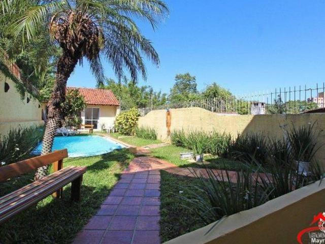 Casa para Venda 240m², 5 dormitórios, sendo 1 suites, 3 vagas Menino Deus