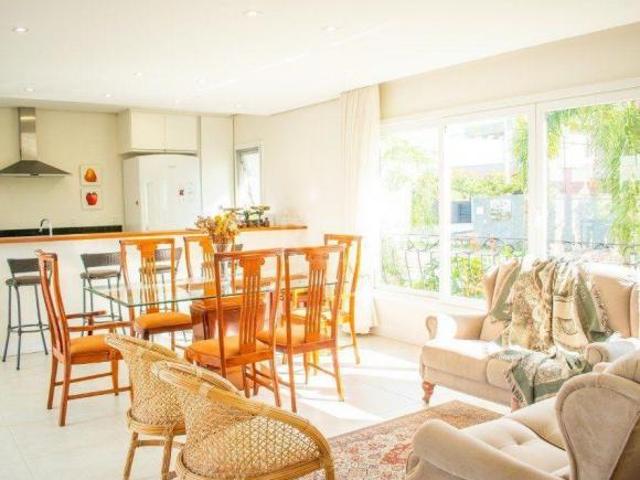 Casa para Venda 243.12m², 4 dormitórios, sendo 1 suites, 4 vagas São Vicente