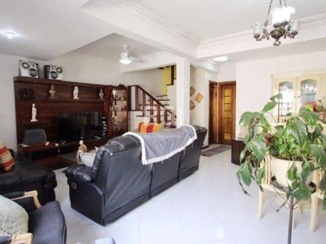 Casa para Venda 259.5m², 4 dormitórios, sendo 1 suites, 3 vagas Teresópolis