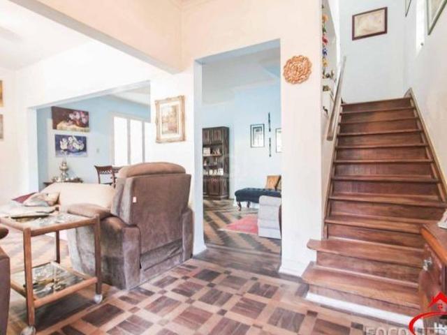 Casa para Venda 250m², 4 dormitórios, 2 vagas Petrópolis
