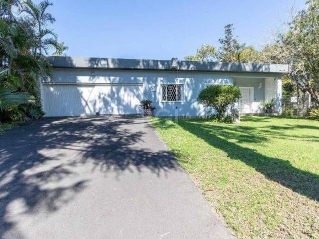 Casa para Venda 250m², 3 dormitórios, sendo 1 suites, 3 vagas Tristeza