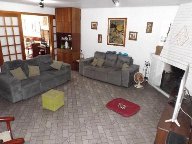 Casa para Venda 250m², 3 dormitórios, sendo 3 suites, 7 vagas Medianeira