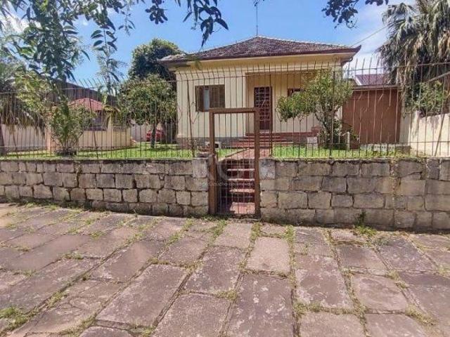 Casa para Venda 265.1m², 3 dormitórios, 4 vagas Guarujá