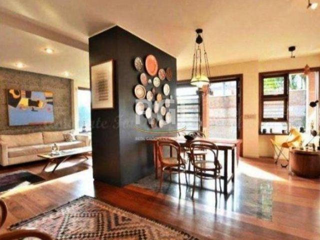 Casa para Venda 276m², 3 dormitórios, sendo 1 suites, 5 vagas Medianeira