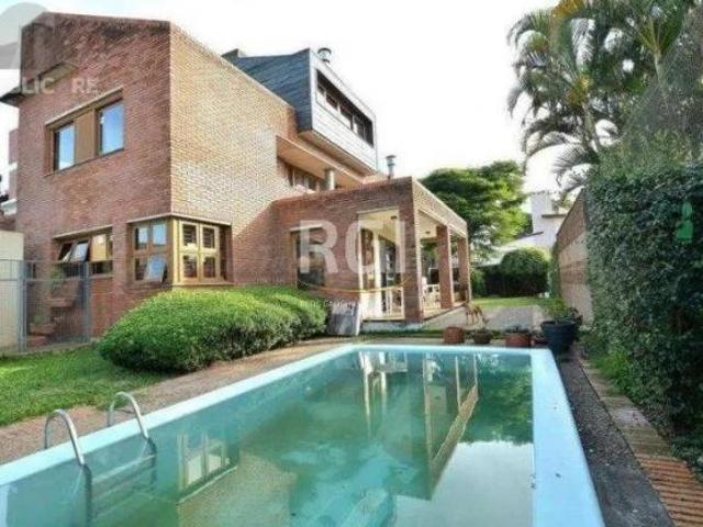 Casa para Venda 276m², 3 dormitórios, sendo 1 suites, 5 vagas Medianeira