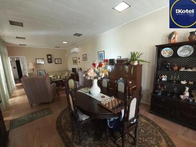 Casa para Venda 290m², 3 dormitórios, sendo 1 suites, 3 vagas Menino Deus