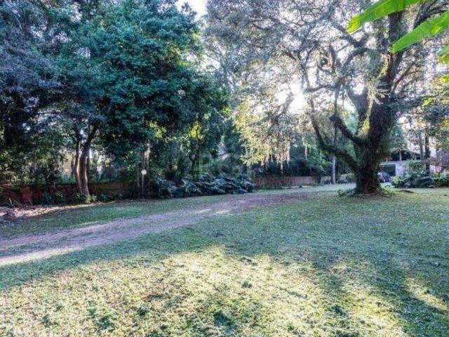 Casa para Venda 292.21m², 4 dormitórios, sendo 2 suites, 3 vagas Tristeza
