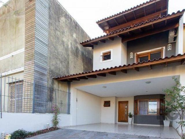 Casa para Venda 300m², 5 dormitórios, sendo 1 suites, 4 vagas Portal do Guarujá
