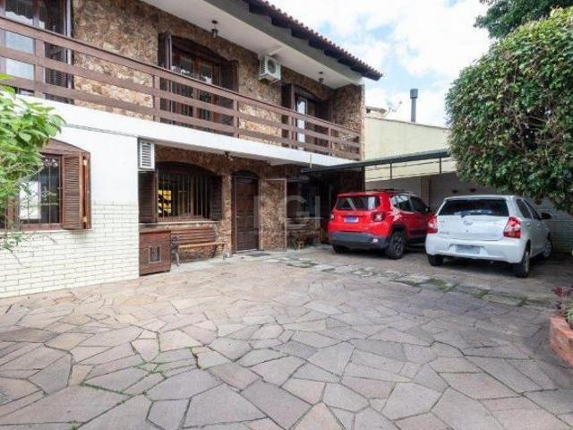 Casa para Venda 300m², 5 dormitórios, 2 vagas Cavalhada