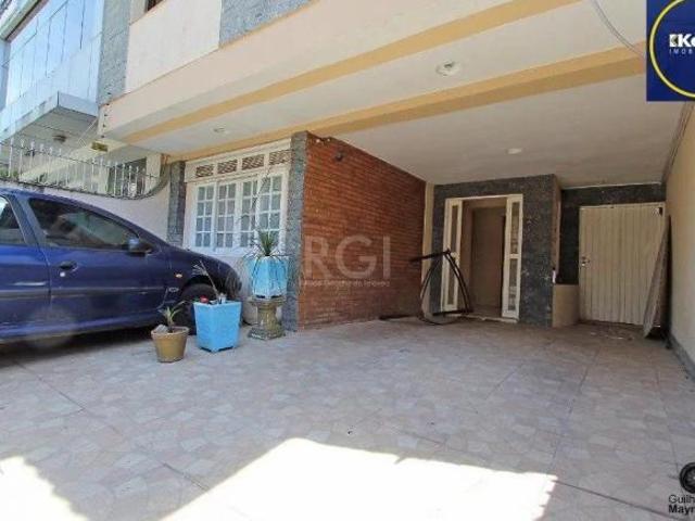 Casa para Venda 300m², 6 dormitórios, sendo 1 suites, 3 vagas Menino Deus