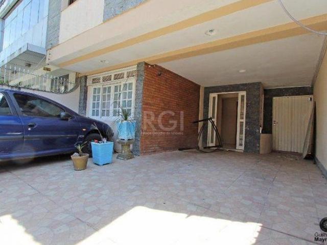 Casa para Venda 300m², 6 dormitórios, sendo 1 suites, 3 vagas Menino Deus