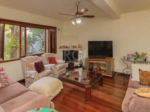 Casa para Venda 300m², 3 dormitórios, sendo 1 suites, 4 vagas Chácara das Pedras