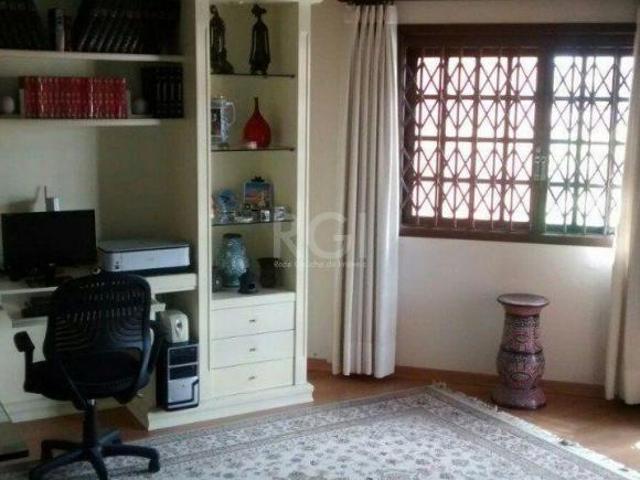 Casa para Venda 316m², 3 dormitórios, sendo 1 suites, 2 vagas Cavalhada