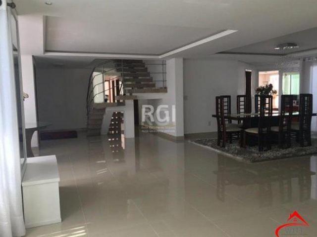 Casa para Venda 319.25m², 6 dormitórios, sendo 4 suites, 3 vagas Jardim Flor