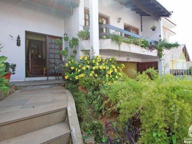 Casa para Venda 326m², 3 dormitórios, sendo 3 suites, 4 vagas Glória