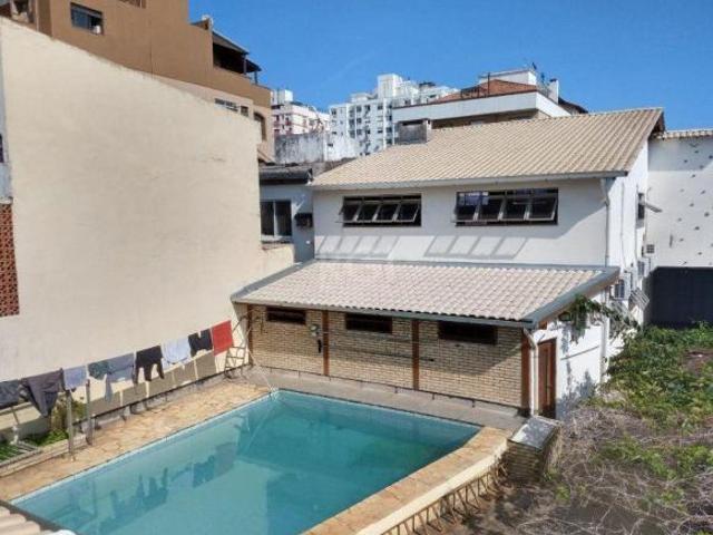 Casa para Venda 322.4m², 2 dormitórios, 7 vagas Cristal