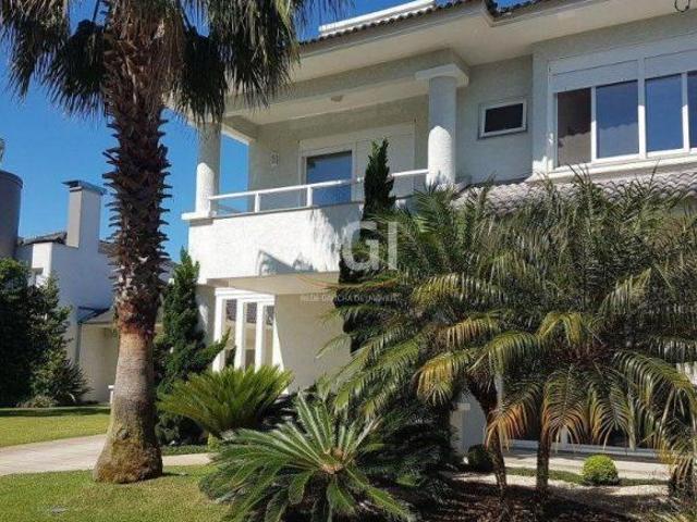 Casa para Venda 354.55m², 6 dormitórios, sendo 5 suites, Centro