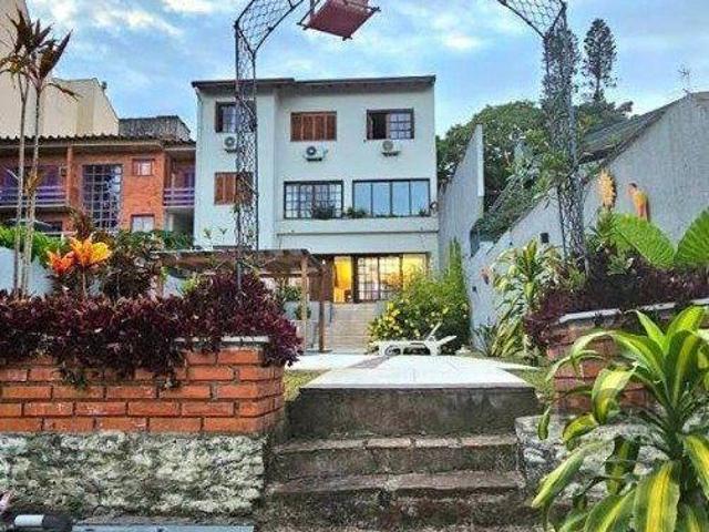 Casa para Venda 350m², 5 dormitórios, sendo 1 suite, 6vagas Cristal