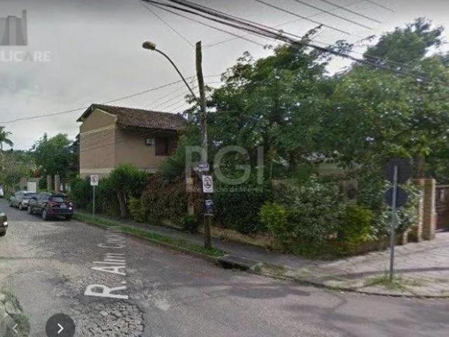 Casa para Venda 350m², 3 dormitórios, sendo 1 suites, 6 vagas Tristeza