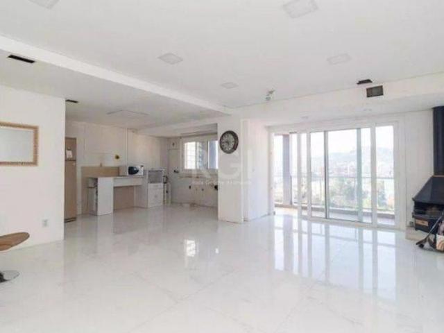 Casa para Venda 377m², 4 dormitórios, sendo 2 suítes, 3 vagas Teresópolis