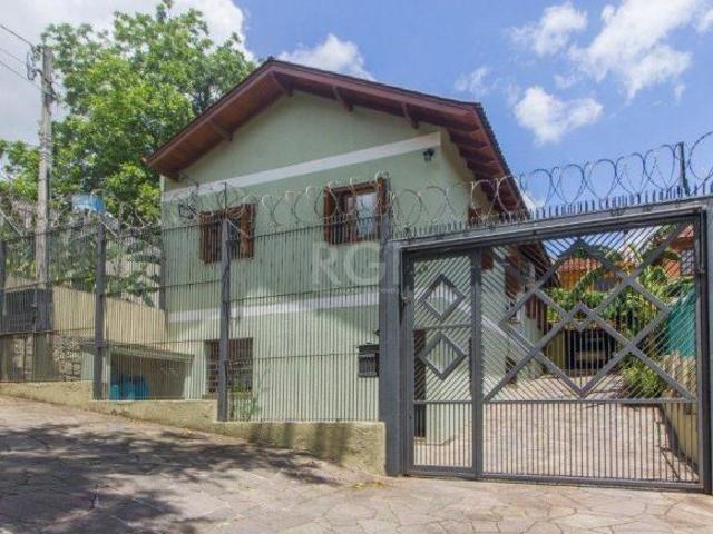 Casa para Venda 380.83m², 5 dormitórios, sendo 1 suites, 2 vagas Glória