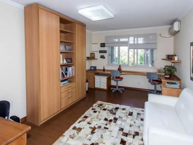 Casa para Venda 393.58m², 4 dormitórios, sendo 2 suites, 6 vagas Vila Assunção