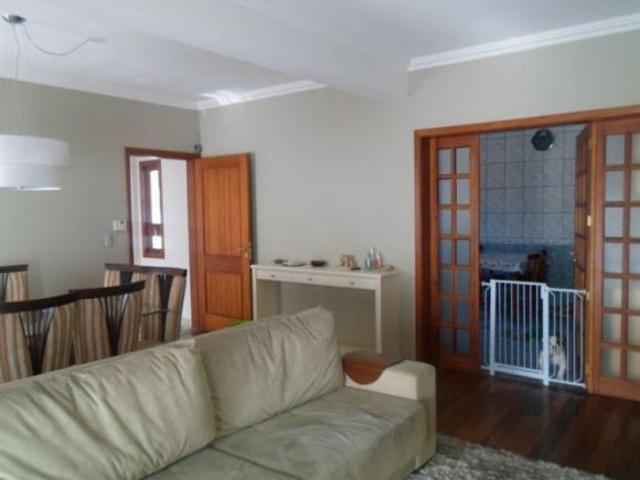 Casa para Venda 400m², 6 dormitórios, sendo 2 suites, 5 vagas Santo Antonio