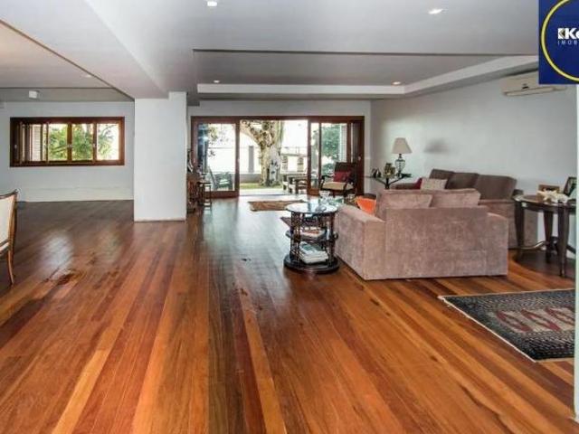 Casa para Venda 420m², 4 dormitórios, sendo 3 suites, 5 vagas Tristeza