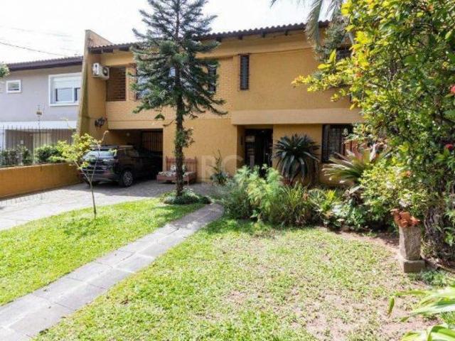 Casa para Venda 435m², 4 dormitórios, sendo 4 suites, 4 vagas Cristal