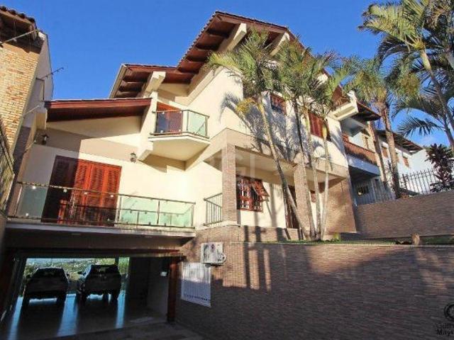 Casa para Venda 445.52m², 4 dormitórios, sendo 4 suites, 4 vagas Teresópolis