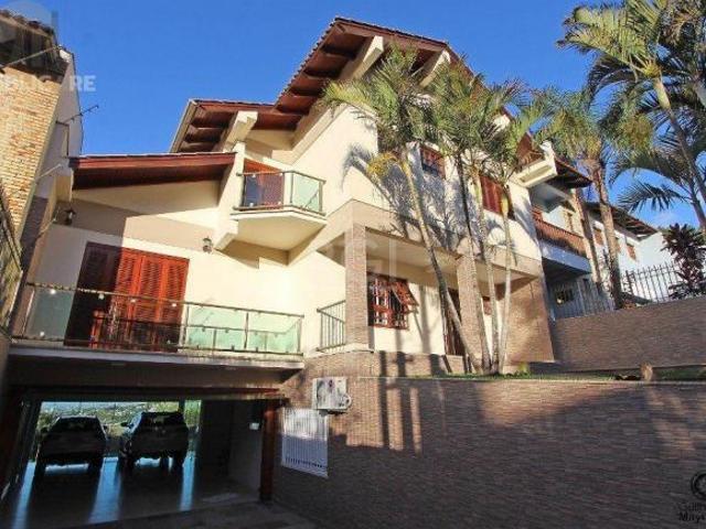 Casa para Venda 445.52m², 4 dormitórios, sendo 4 suites, 4 vagas Teresópolis