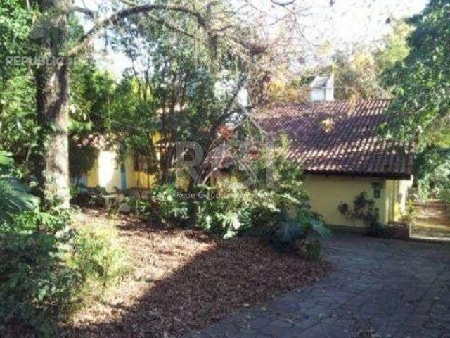 Casa para Venda 450m², 5 dormitórios, sendo 1 suites, Glória