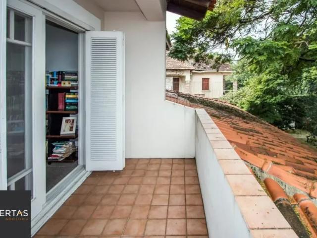 Casa para Venda 489m², 4 dormitórios, sendo 2 suites, 3 vagas Cristal