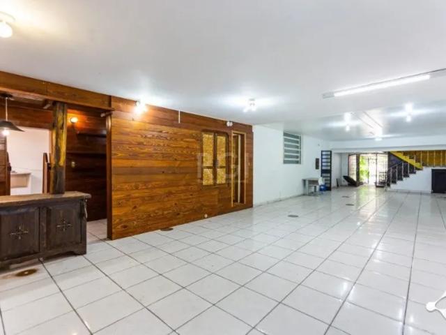 Casa para Venda 500m², 3 dormitórios, sendo 3 suites, 4 vagas Vila Ipiranga