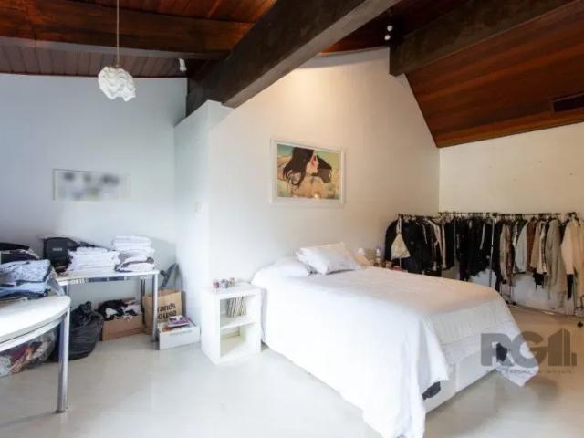Casa para Venda 645m², 4 dormitórios, sendo 4 suites, 11 vagas Tristeza