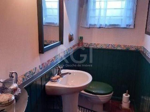 Casa para Venda 683.64m², 4 dormitórios, sendo 3 suites, 6 vagas Tristeza
